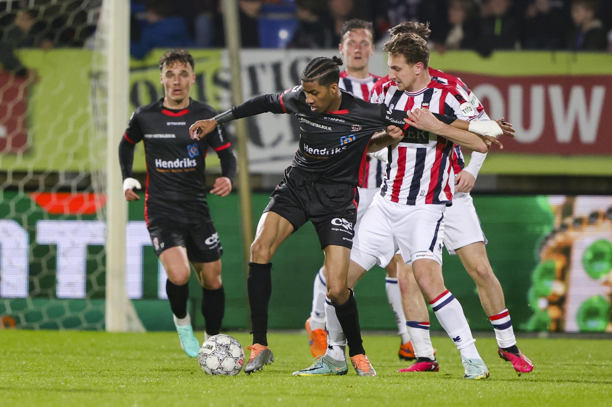 Eerste wedstrijd onder trainer Peter Maes | Willem II